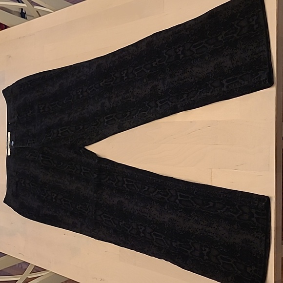 Jones New York | Jeans | Nwot Jones New York Snakeskin Print Lexington ...
